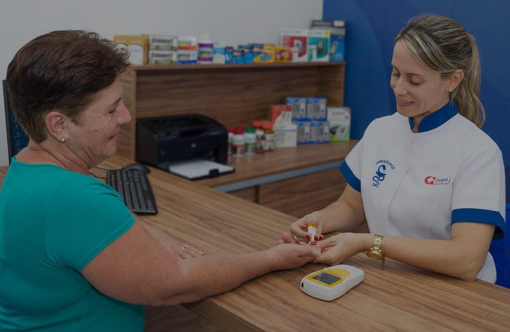 Benefícios de fazer serviços farmacêuticos na sua farmácia